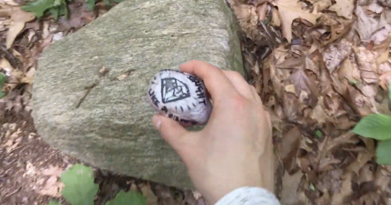 How to Make Kindness Rocks + 40 Sayings to Use